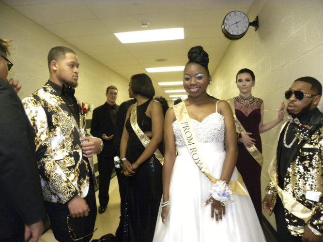 Harding prom walk-through | News, Sports, Jobs - Tribune Chronicle